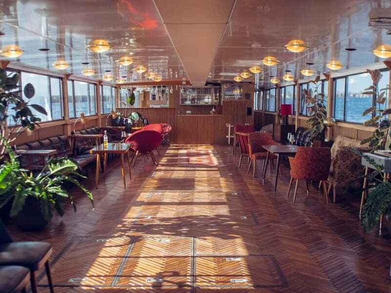 Berlin: Sightseeing Cruise from Berlin Main Station - FAQ