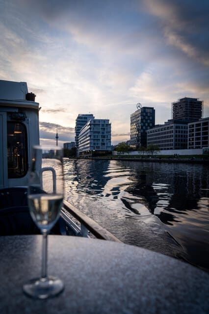 Berlin: Spree cruise with three drag queens (MS Audrey) - Key Points