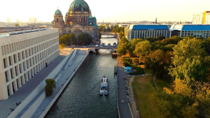 Berlin: Spree River Romantic Moon Boat Ride - Why Choose the Spree River Romantic Moon Boat Ride?