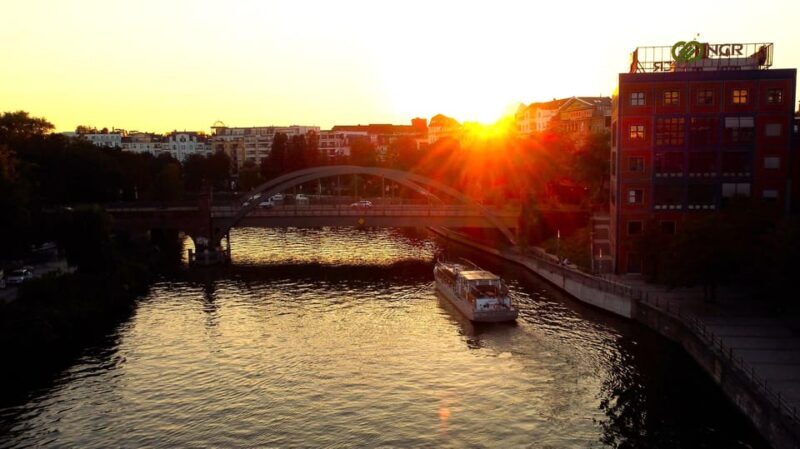Berlin: Spree River Romantic Moon Boat Ride - Practical Tips for Visitors