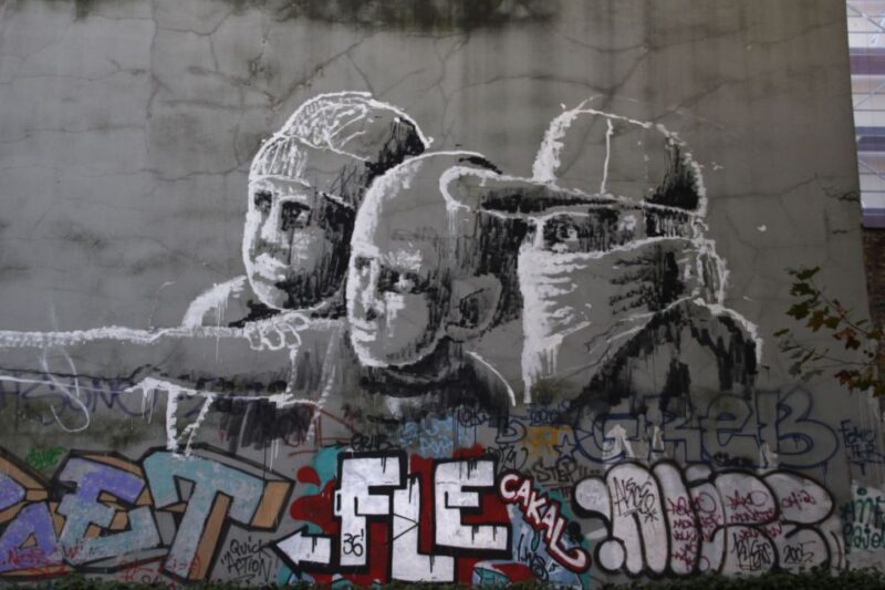 Berlin: Street Art and Graffiti Private Walking Tour - Key Points