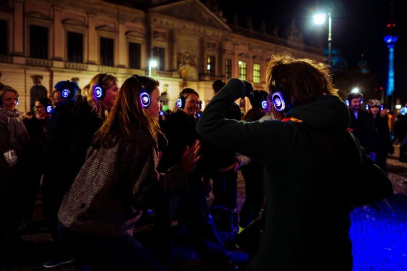 Berlin: Walk and Dance Silent Disco Tour with 80s / 90s - A Different Way to See Berlin
