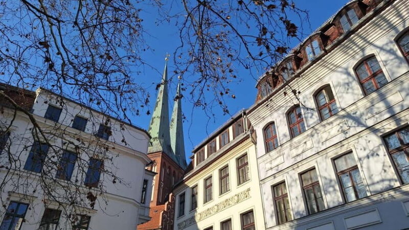 Berlin: Walking tour of the old town  TV tower, city hall, palace - FAQ