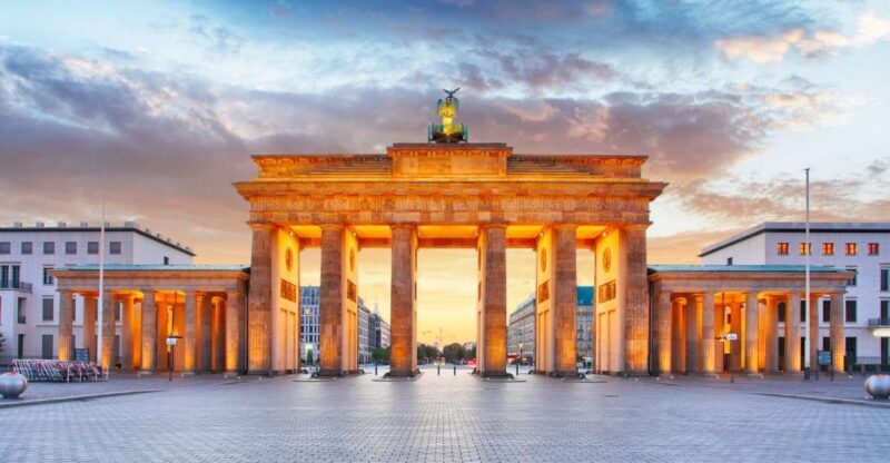 Berlin: Walking Tour of the Top 10 Sightseeing Attractions - An In-Depth Look at the Tour Experience