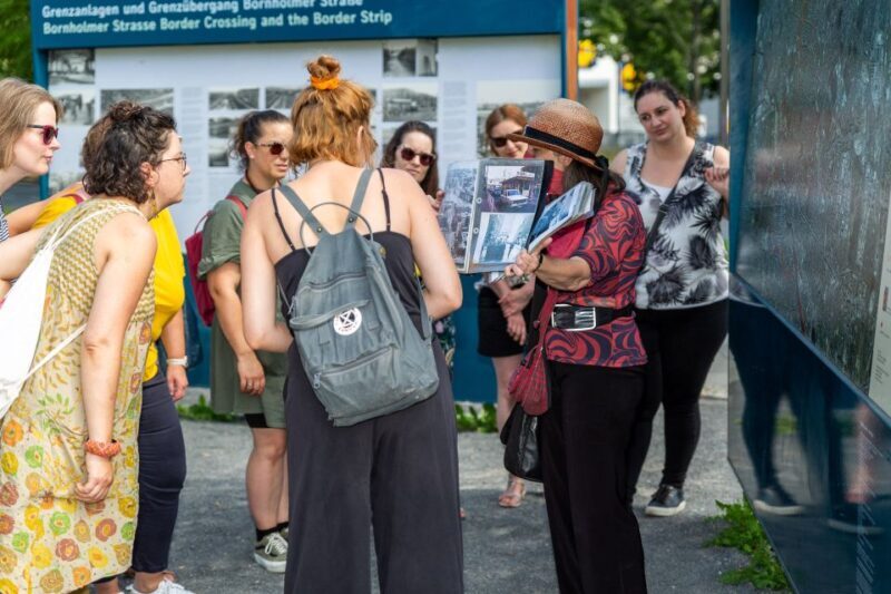 Berlin Wall: Small Group Guided Tour - End at Nordbahnhof and the Ghost Station
