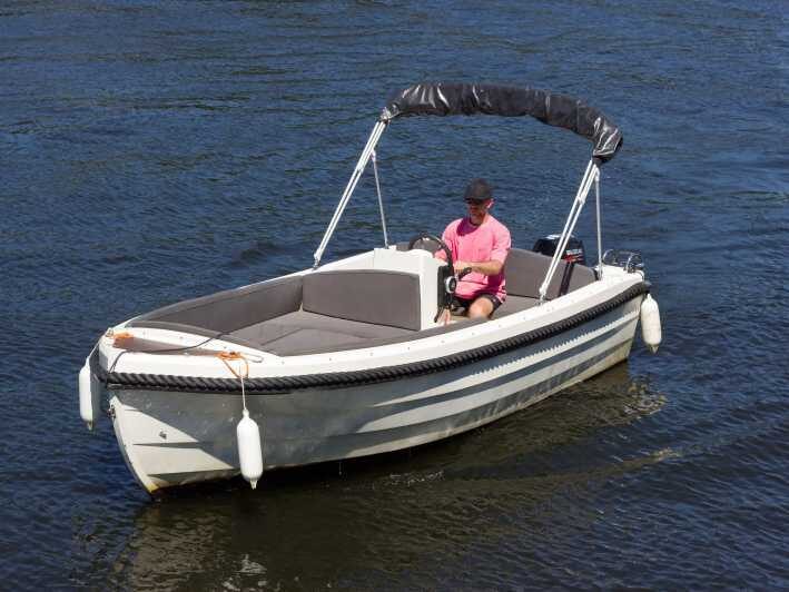 Berlin: Wonderful days renting the motorboat tortola - Key Points