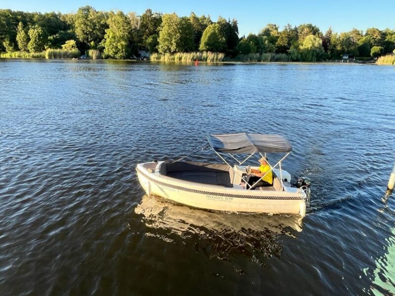 Berlin: Wonderful days renting the motorboat tortola - Who Will Love This Experience?