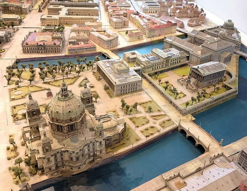 Berlin: World Clock to World Heritage & World War 2 Walk - Who Is This Tour Best For?