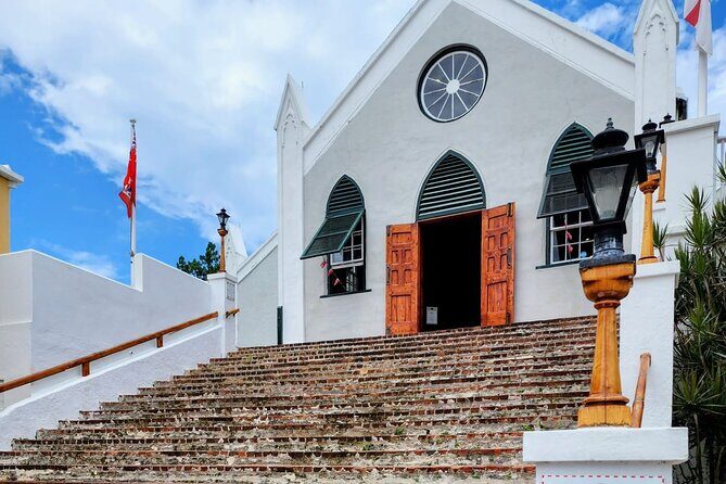 Bermuda Shops, Sights and Shores Tour - Transportation and Group Size