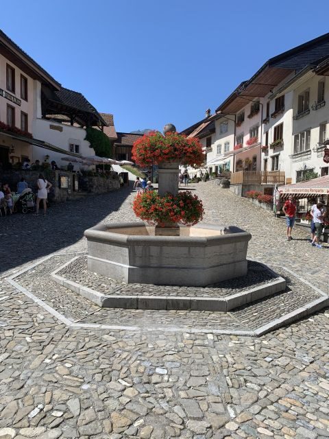 Bern: Gruyères Castle, Cheese, Chocolate Private Day Tour - Authentic Swiss Flavors and Scenic Views