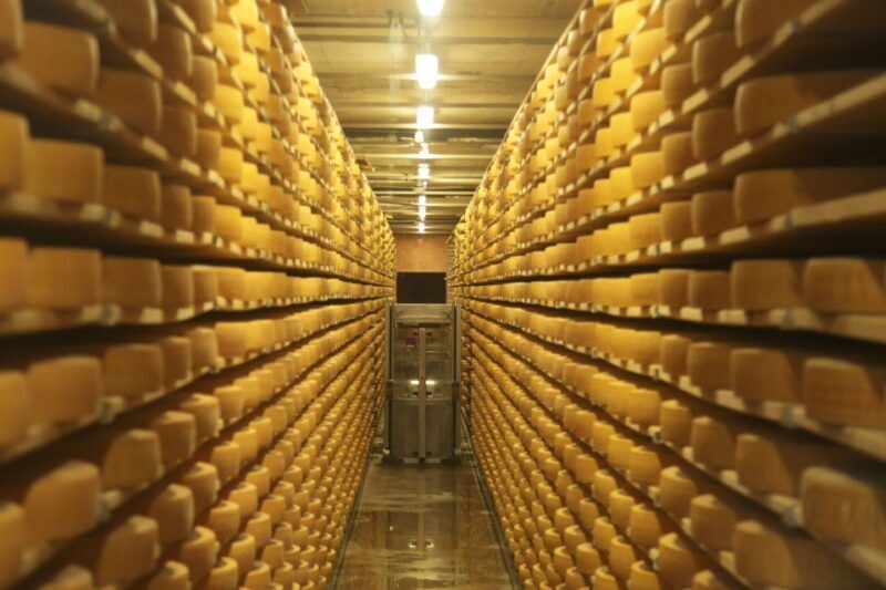 Bern: Gruyères Cheese and Cailler Chocolate Tasting Tour - Key Points