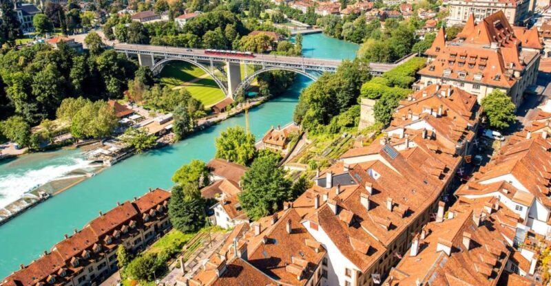 Bern: Highlights & Hidden Gems Guided Tour in a Small Group - What the Reviews Say