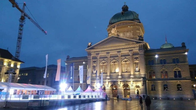 Bern: Political Walking Tour with a Diplomat - Key Points