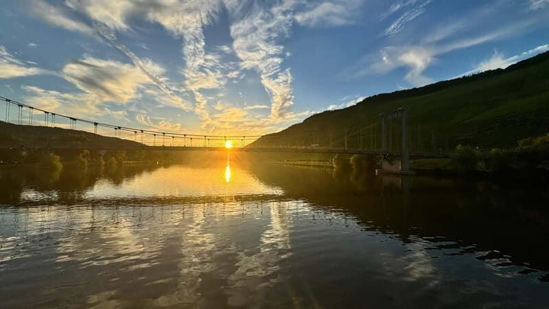 Bernkastel: 1-hour panoramic boat tour Lieser, Mülheim and back - An Overview of the Experience