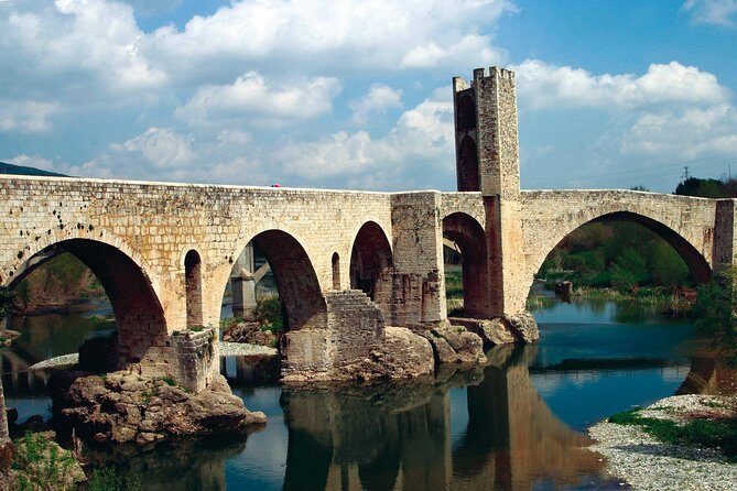 Besalu,Banyoles Lake & Garrotxa Volcanoes Small Group from Girona - Exploring Girona’s Environs: Why This Tour Stands Out