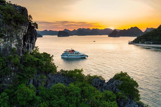 BEST Halong 1 Day Cruise 5 Star with Buffet Lunch & Sunset Party - Who’s It Best For?