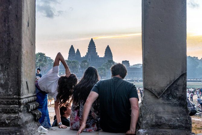 Best of Angkor Wat Tour & Floating Village from Siem Reap - Authenticity and Traveler Experience