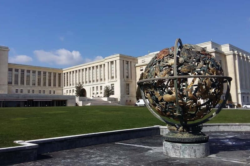 Best of Geneva City Tour: International Area and Old Town - Key Points