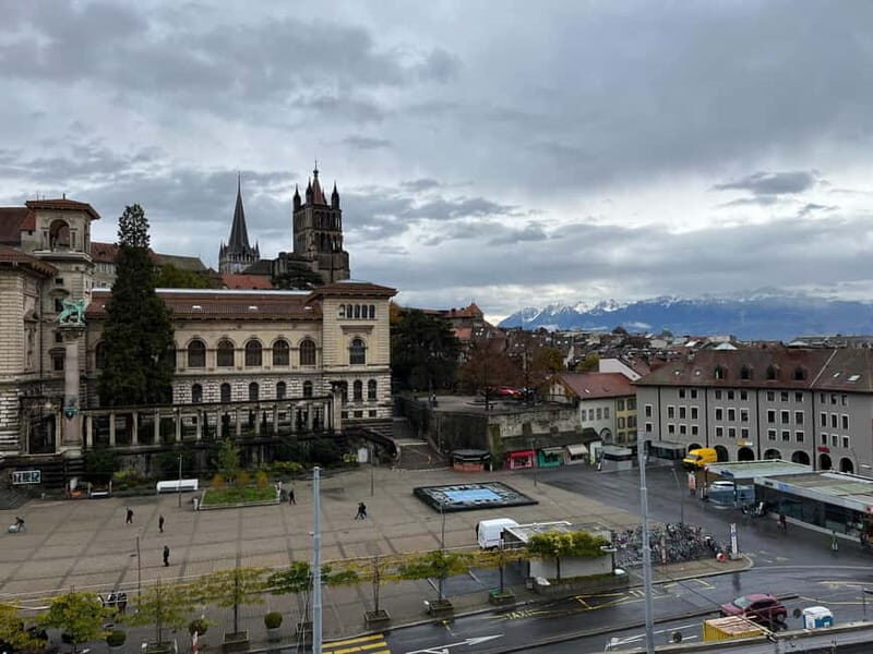 Best of Lausanne : Guided tour with a local guide - Key Points