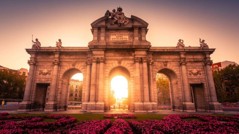 Best of Madrid: Private Walking Tour with a Local - Key Points