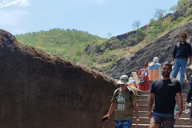 Best of Maharashtra: Mumbai, Nasik, Shirdi, Aurangabad & Lonavala - An In-Depth Look at the Maharashtra Experience