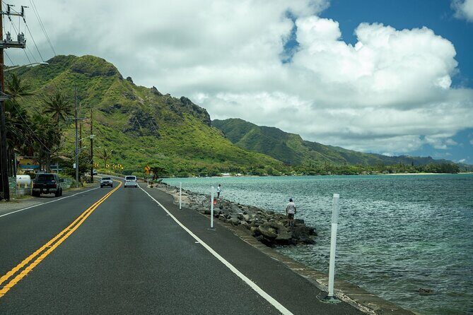Best Of Oahu: Grand Circle Island Small Group Tour From Waikiki - The Food and Shopping Experience: A Key Element