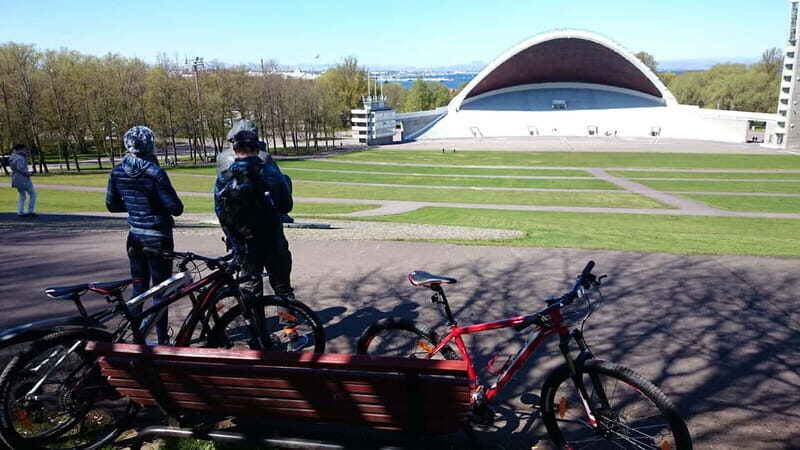 Best of Tallinn 2-Hour Bike Tour - Seasonal Rides: Summer & Winter Variations