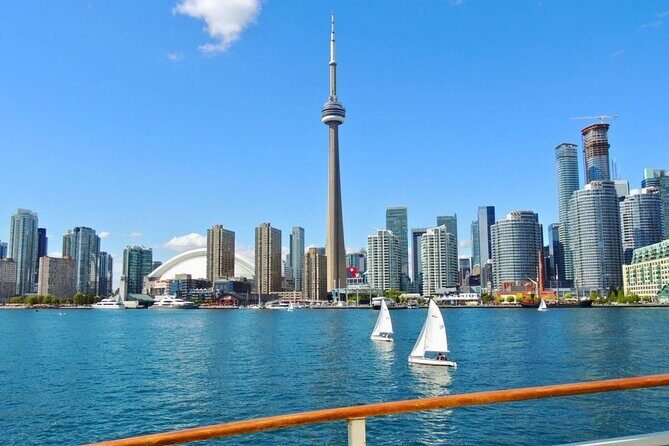 Best of Toronto City Tour with Boat Cruise & CN Tower - Starting at the CN Tower: A Toronto Icon