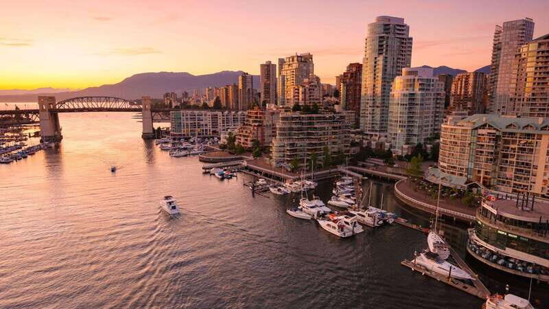 Best of Vancouver: Private Walking Tour with a Local - Vancouver Walks as a Local: A Deep Dive