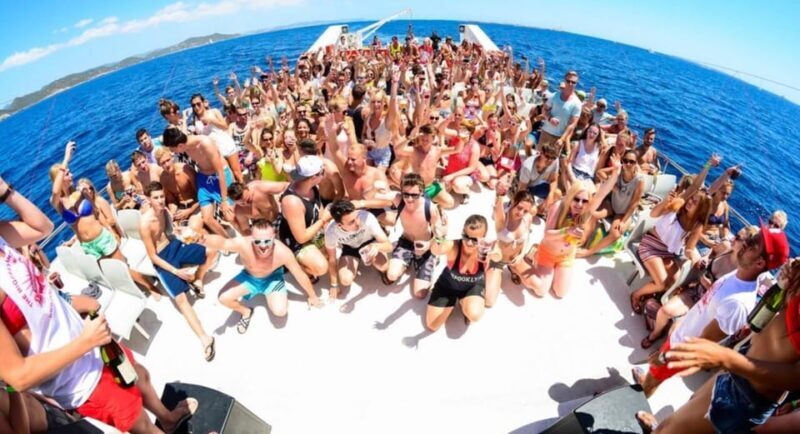 BEST PARTY BOAT IN FUENGIROLA - Key Points
