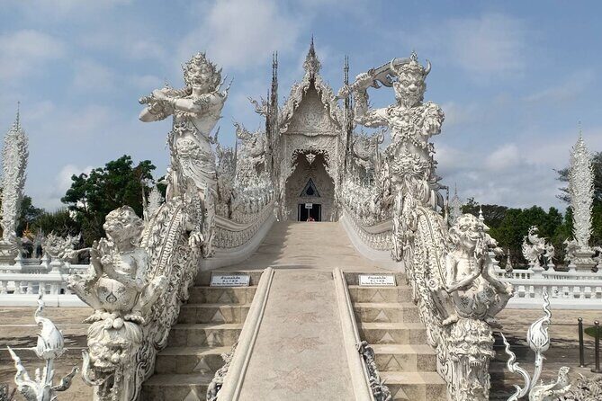 Best Places in Chiang Rai White, Blue, Big Buddha, Tea Plantation - Authentic Experiences and Caveats