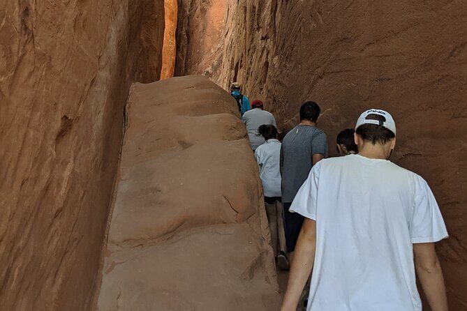 Best Scenic Arches Tours w/ Walks: Pick 3hr, 4hr, 5hr, or 7hr - A Complete Guide to the Moab Arches Tours Experience