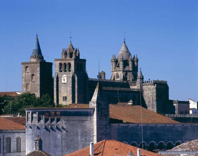 Between Life & Death: Roman Temple, Cathedral & Bone Chapel - Why Choose This Tour?