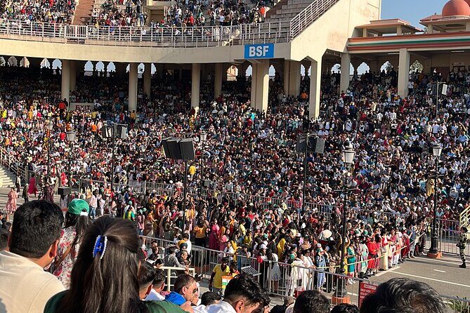 Beyond Borders Wagah Beeting The Retreat Ceremony Tour - Authentic Experiences and Stories Shared by Guides