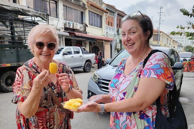 Beyond The Plate Food Tasting Penangs People and Traditions - Cooling Down with Penang’s Signature Desserts