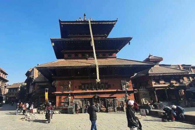 Bhaktapur Durbar Squar & Nagarkot Hill Day Tour from Kathmandu - Pottery Square: A Hands-On Local Craft Hub