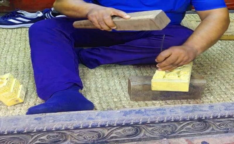 Bhaktapur: Wood Carving Workshop & Lunch Tour - Key Points