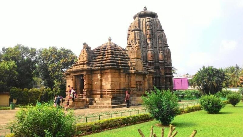 Bhubaneswar: Temples and Puri Private Day Tour - Key Points