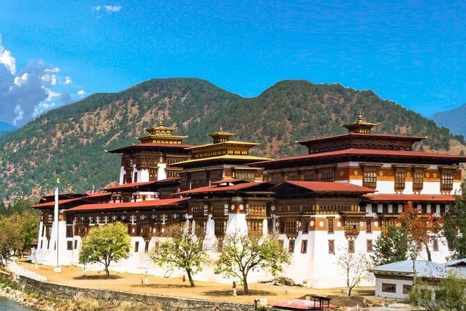 Bhutan Tour- 5 DAYS 4 NIGHTS - The Day-by-Day Breakdown