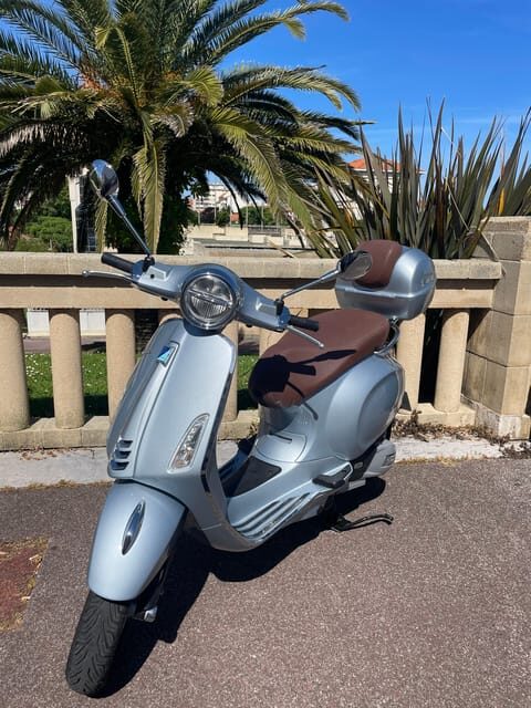 Biarritz: Vespa scooter rental for the day - An Authentic, Practical Way to Discover Biarritz