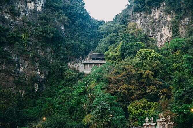 Bich Dong Trang An Day Tour: Cycling, Boating &Local Family Visit - FAQ