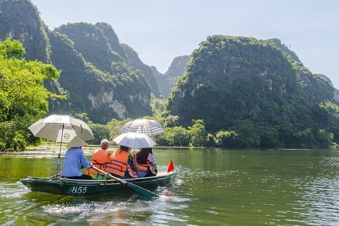 Bich Dong Trang An Private Day Tour Visit Local Family & Boating - Cruising the Trang An Grottoes