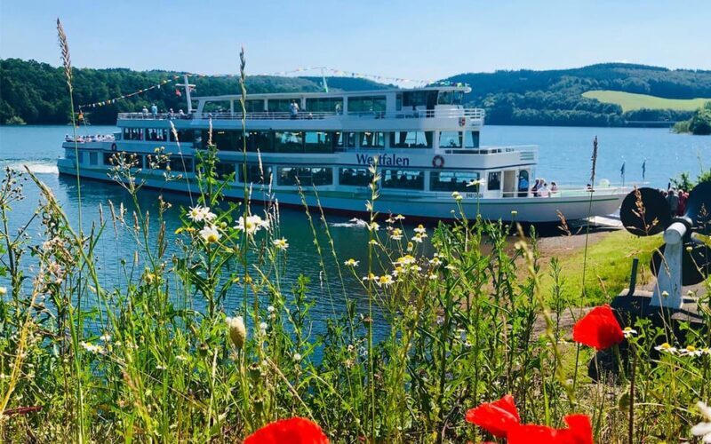 Biggesee: Boat Tour with All-inclusive cake buffet - Key Points