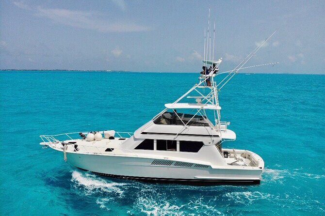 Biggest Luxury Yacht Boat Best in Cancun up to 28 pax - Onboard Comfort & Personalization