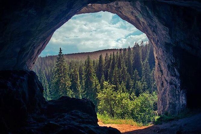 Bijambare Cave and Spring of River Bosna Tour - Exploring the Natural Beauty of Bosnia: Bijambare Cave and Spring of River Bosna Tour