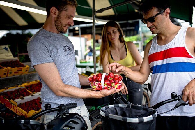 Bike / E-bike tour : Plateau, Mile-End, Jean-Talon Market by Fitz - Practical Details