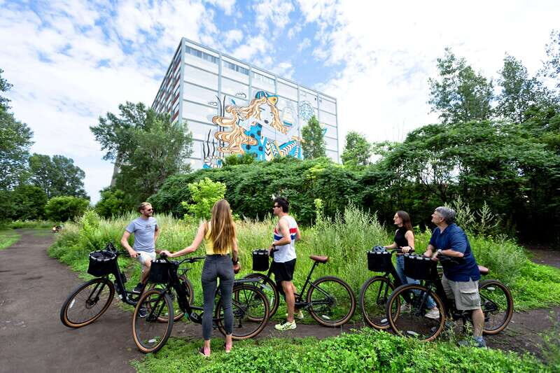 Bike/E-bike tour Plateau,MileEnd, Jean-Talon Market by Fitz - Authentic Neighborhoods & Hidden Gems