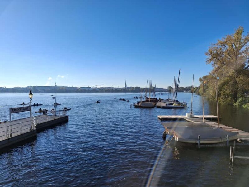 Bike tour around the Alster - Celebs, water, and nature - Exploring Hamburg by Bike: The Alster Water and City Tour