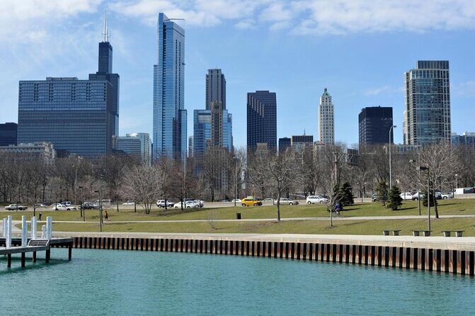 Bike Tour of Chicago's Lakefront Neighborhoods - Bike Tour of Chicagos Lakefront Neighborhoods: A Raft of City and Lake Views