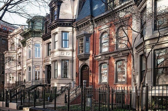 Bike Tour of Chicago's Lakefront Neighborhoods - The Authentic Chicago Experience